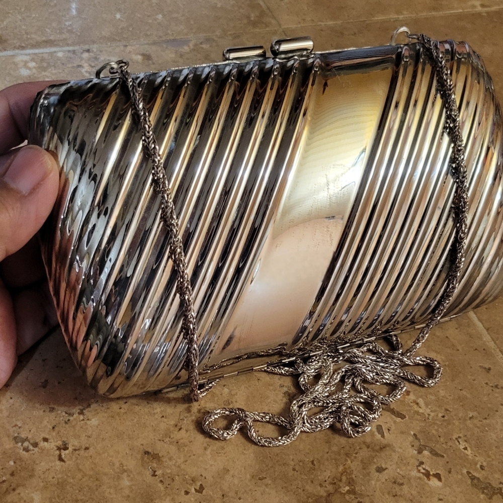 Vintage Silver Walborg Metal Clam Shell Evening Bag - Gem